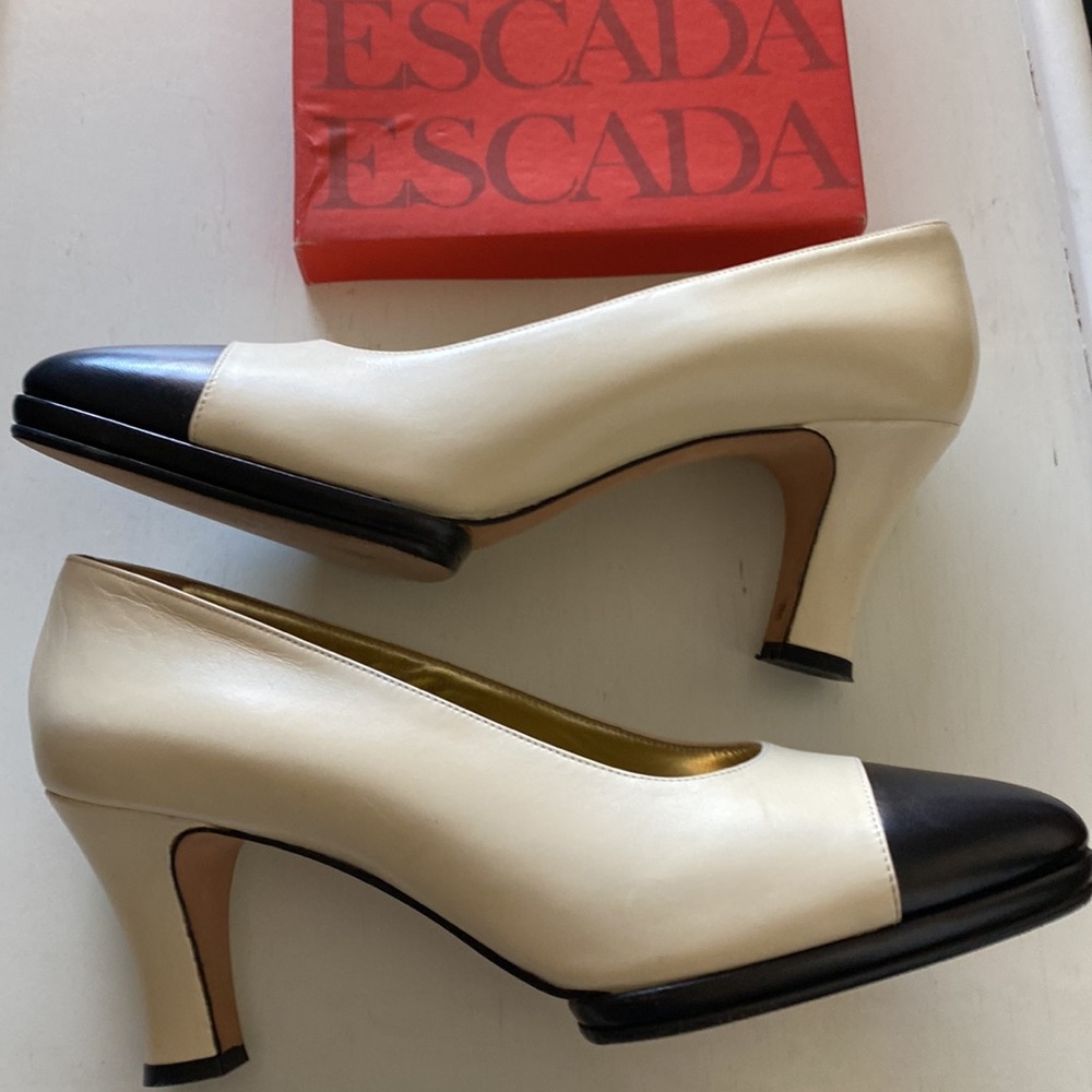 Classic Vintage Escada Two-Tone Pump - Gem